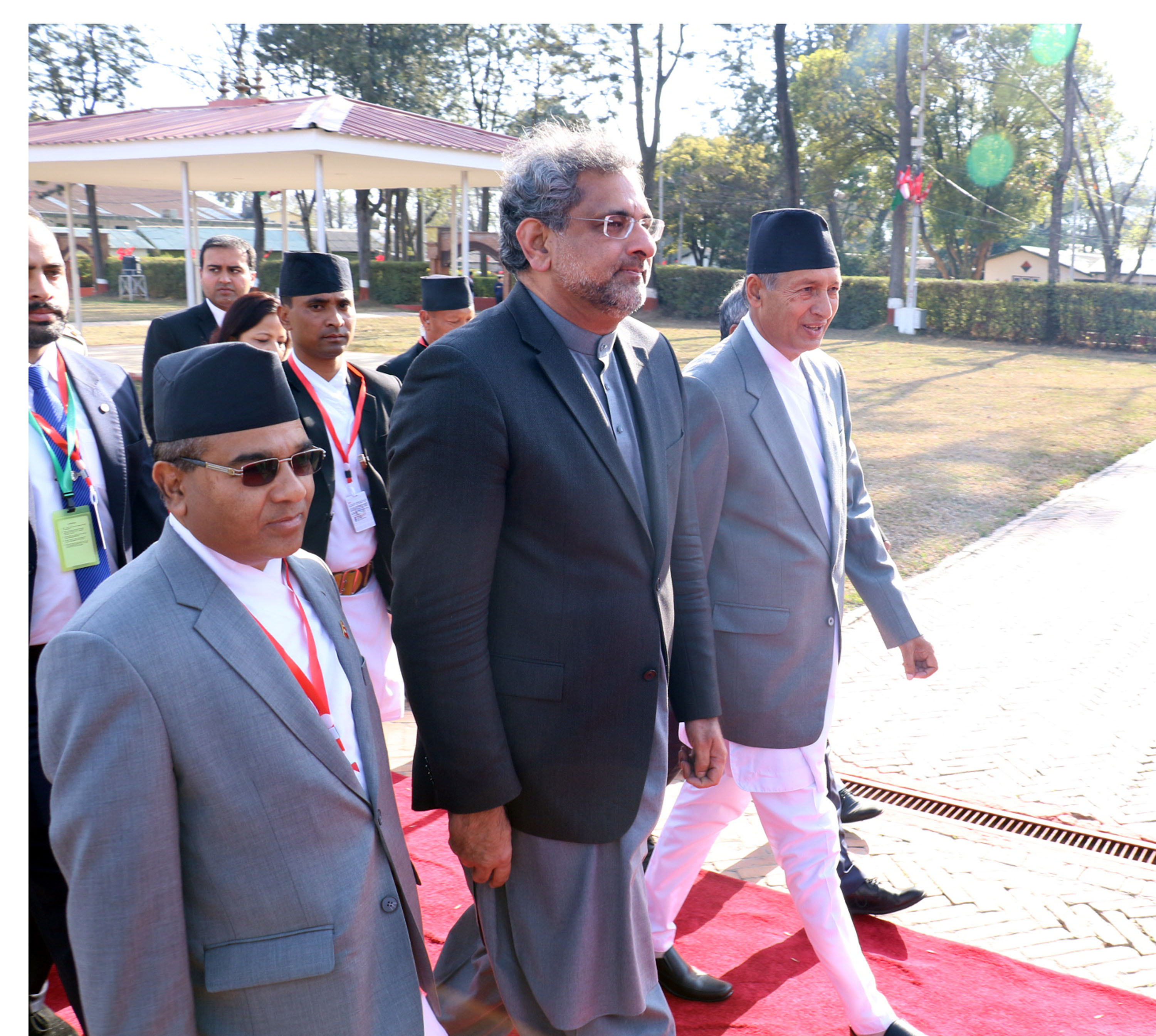 पाकिस्तानी प्रधानमन्त्रीको सम्मानमा १९ तोपको सलामी | We Nepali, UK ...